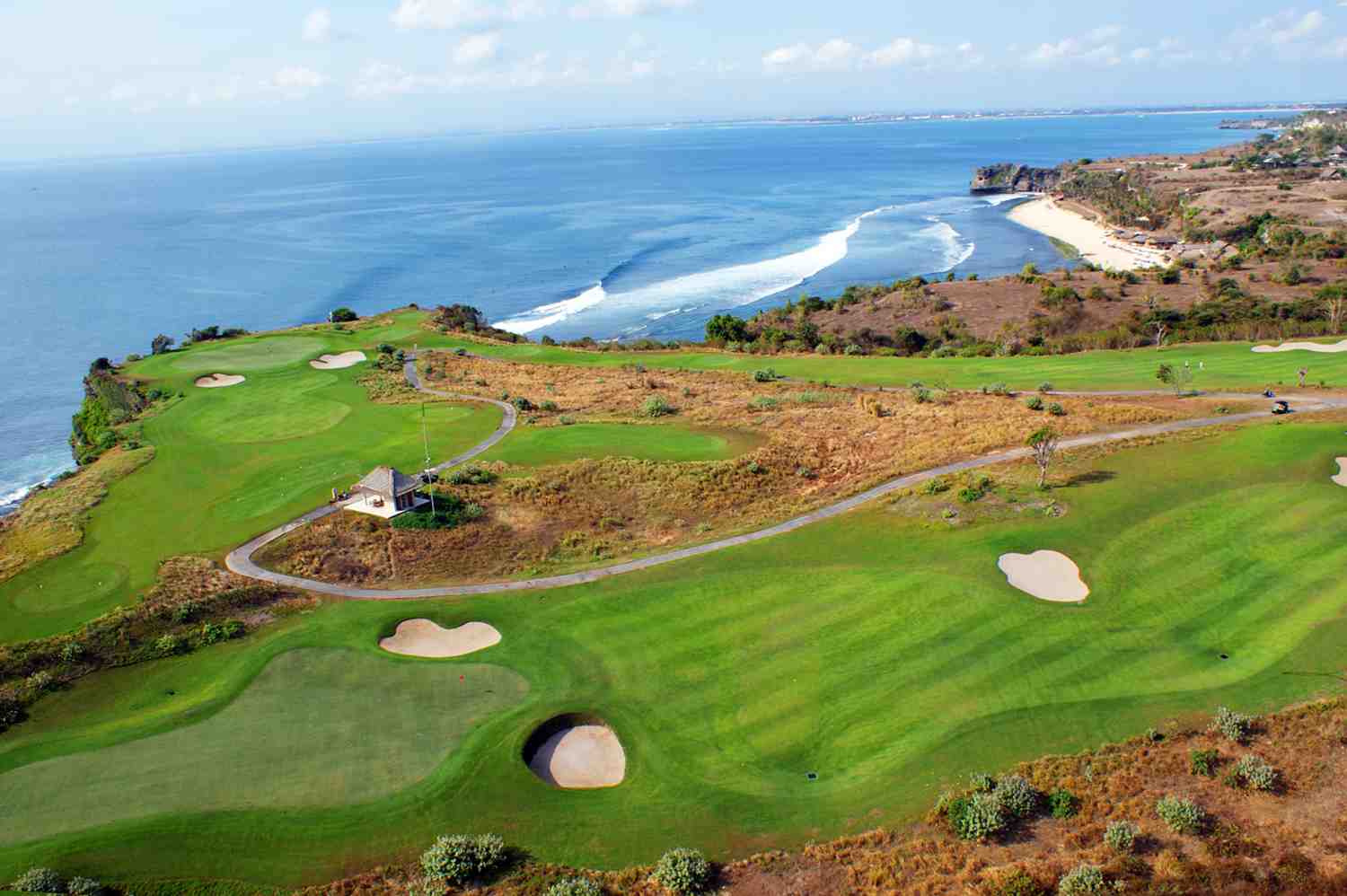 Main Golf Dengan Pemandangan Indah di Bali – indo seek it